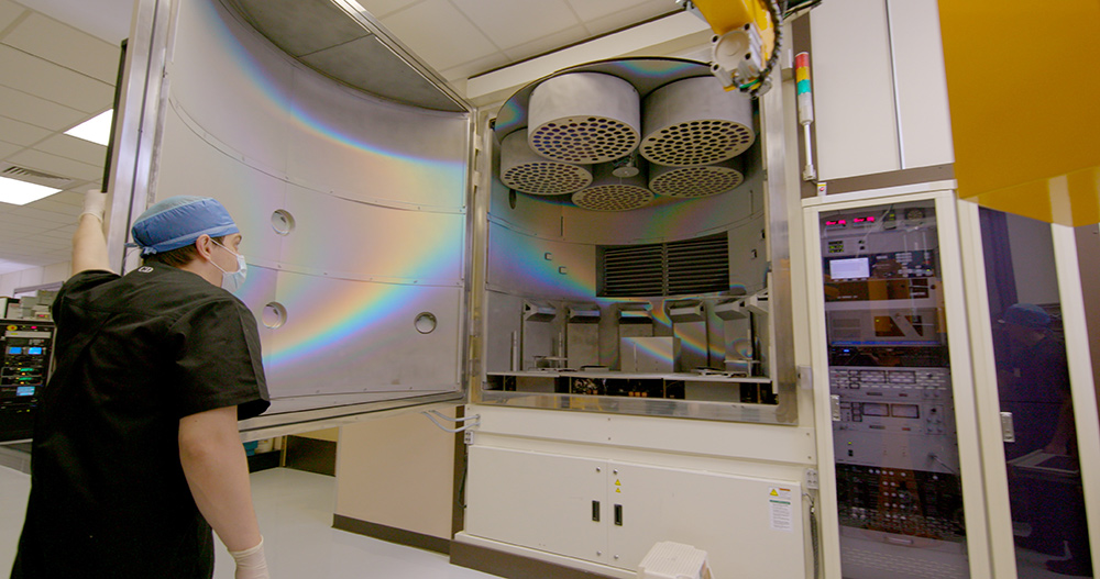 03 Coating Chamber - United Lens Company