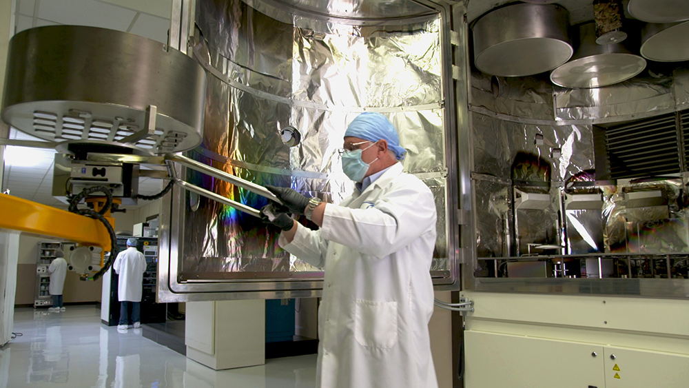 05 Coating Chamber - United Lens Company