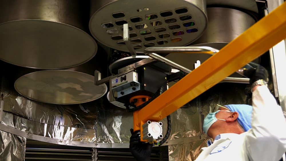 06 Coating Chamber - United Lens Company